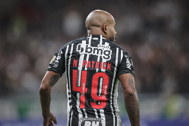 Patrick chega ao Santos arrumando briga com jogadores