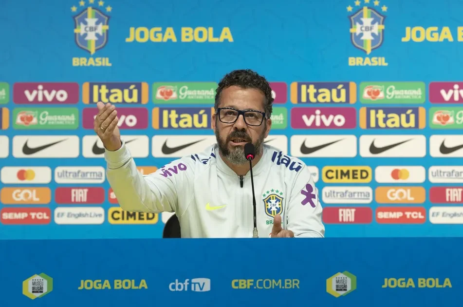 Conheça Cléber Xavier, novo treinador do Santos